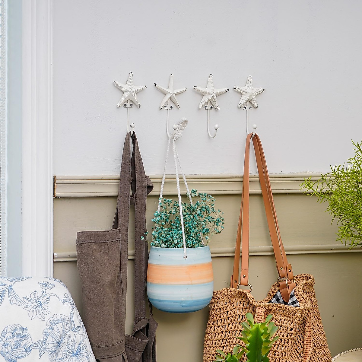 SOFFEE DESIGN Set of 4 Resin White Beach Starfish Coat Hooks, Starfish Retro Friction Process, High Load-Bearing, for Holiday Cottages, Seaside Cottages, Children's Rooms