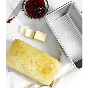 USA Pan Bakeware Seamless Nonstick Standard Bread Loaf Pan, 8 x 4.5 x 2.75
