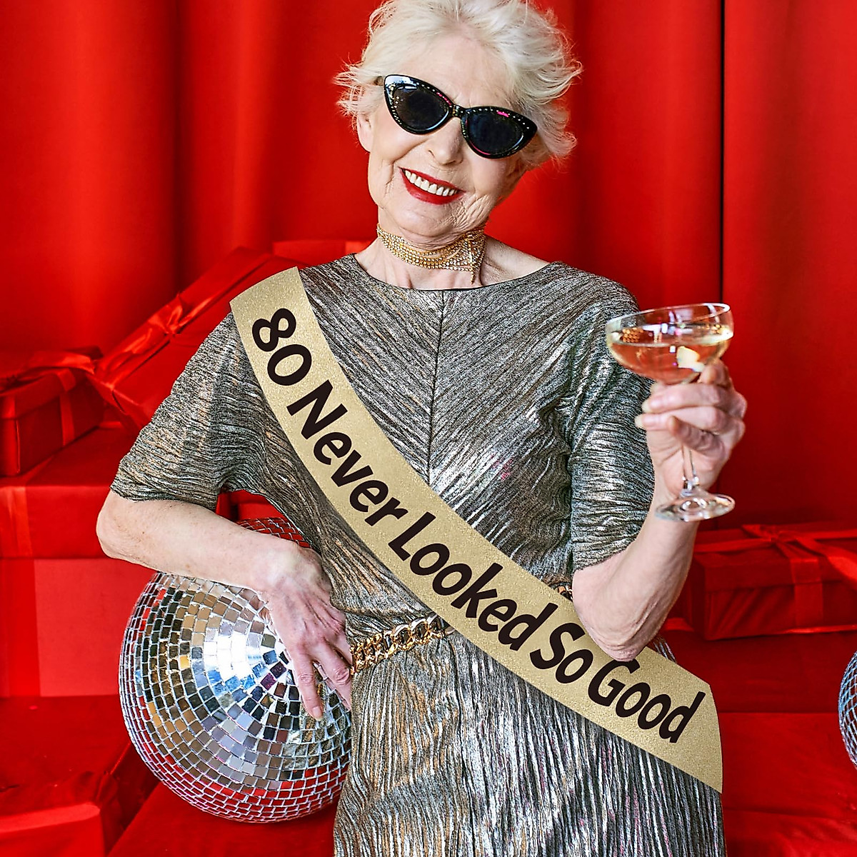 80 Never Looked so Good Birthday Sash, 80th Birthday Gifts, 80th Birthday Sash, Happy 80th Birthday Party Supplies, 80th Gold Glitter Birthday Sash for 80th Birthday Party Supplies and Decorations