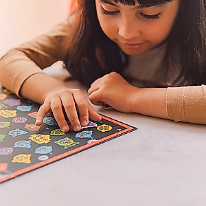 Educational Insights Robot Face Race, Fast Paced Color Recognition Matching Game, for 2-4 Players, Award-Winning Fun Family Board Game for Kids Ages 4+