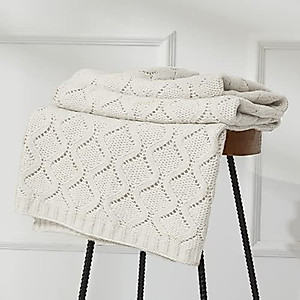 Amélie Home Lightweight Wave Pattern Knit Throw Blanket Cozy Soft Warm Farmhouse Decorative Knitted Throw Blankets for Couch Bed Sofa Living Room (Cream, 50''x 60'')