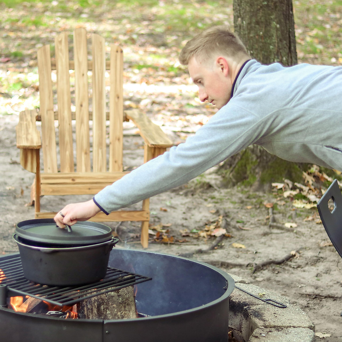 Sunnydaze 8-Quart Pre-Seasoned Cast Iron Deep Black Dutch Oven Pot with Lid and Handle - Camp Chili, Stew, and Soup Pot