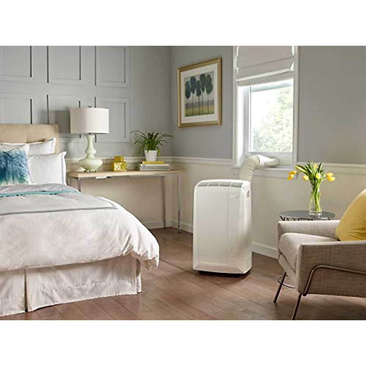 De'Longhi 3-in-1 Portable Air Conditioner, Dehumidifier & Fan + Remote Control & Wheels, 400 sq ft, Large Room, 6000 (DOE) / 10000 BTU (ASHRAE), White, PACN250GN (Renewed)
