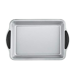 Cuisinart Easy Grip Bakeware 13-Inch by 9-Inch Cake Pan