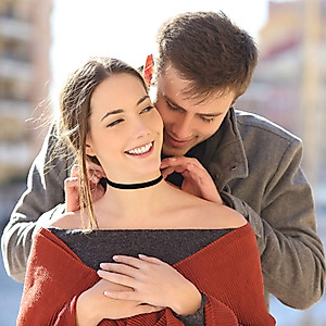 AnalysisyLove Classic Black Velvet Choker Necklace for Women, Valentines Day Birthday Gifts, Halloween Cosplay Jewelry