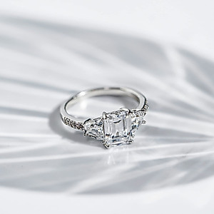 DIAMONBLISS Trapeze & Emerald Cut Ring 925 Sterling Silver Prong Set Engagement Ring Band | 5.00 Carats Cubic Zirconia CZ Simulated Diamond (8)