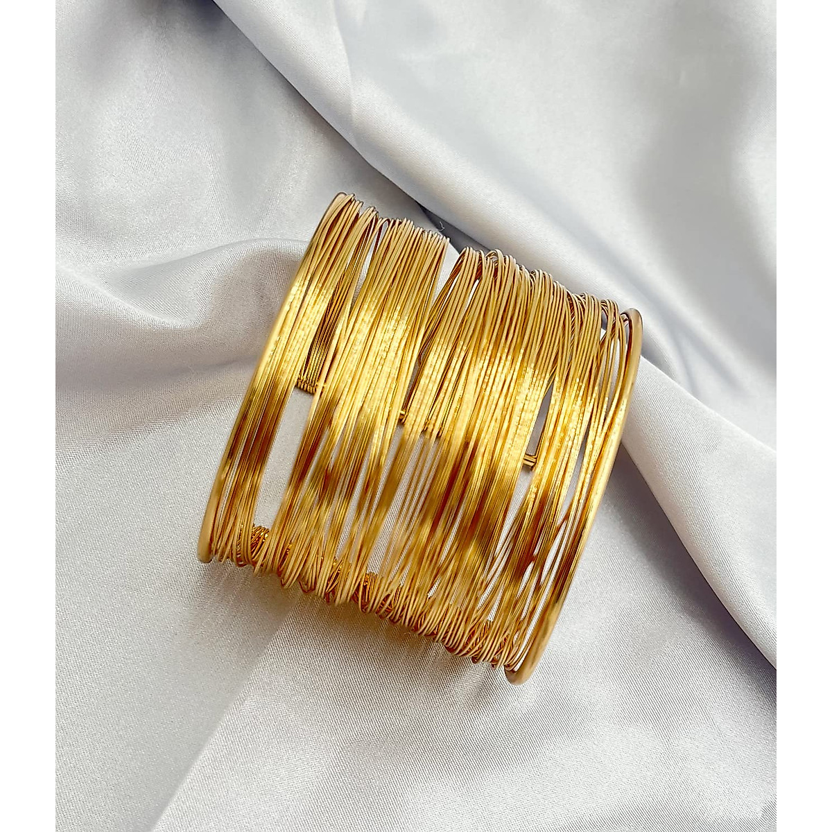 COLOYAN 6Pcs Gold Arm Cuff - Upper Arm Cuff Bangle Bracelet Set Adjustable Minimalist Simple Coil Bangle Wide Wire Grooved Cuff Open Arm Band Cuff Armlet Armlet Armband Bracelets for Women