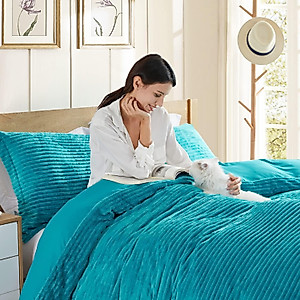 Hearth & Harbor Premium Flannel Duvet Cover Set - 3 PC Reversible King Comforter Cover Set with Microfiber Back - 1 Velvet Duvet Cover King & 2 Pillow Shams 104 x 90 inches - Teal