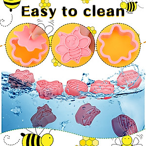 8 Pcs Insect Cookie Cutters with Plunger Stamps Set 3D Butterfly Bee Shape Biscuit Cutter Funny Cartoon Cookie Stamps Embossed Cookie Cutters for Treats DIY Baking Cookie Supplies (Bee Theme)