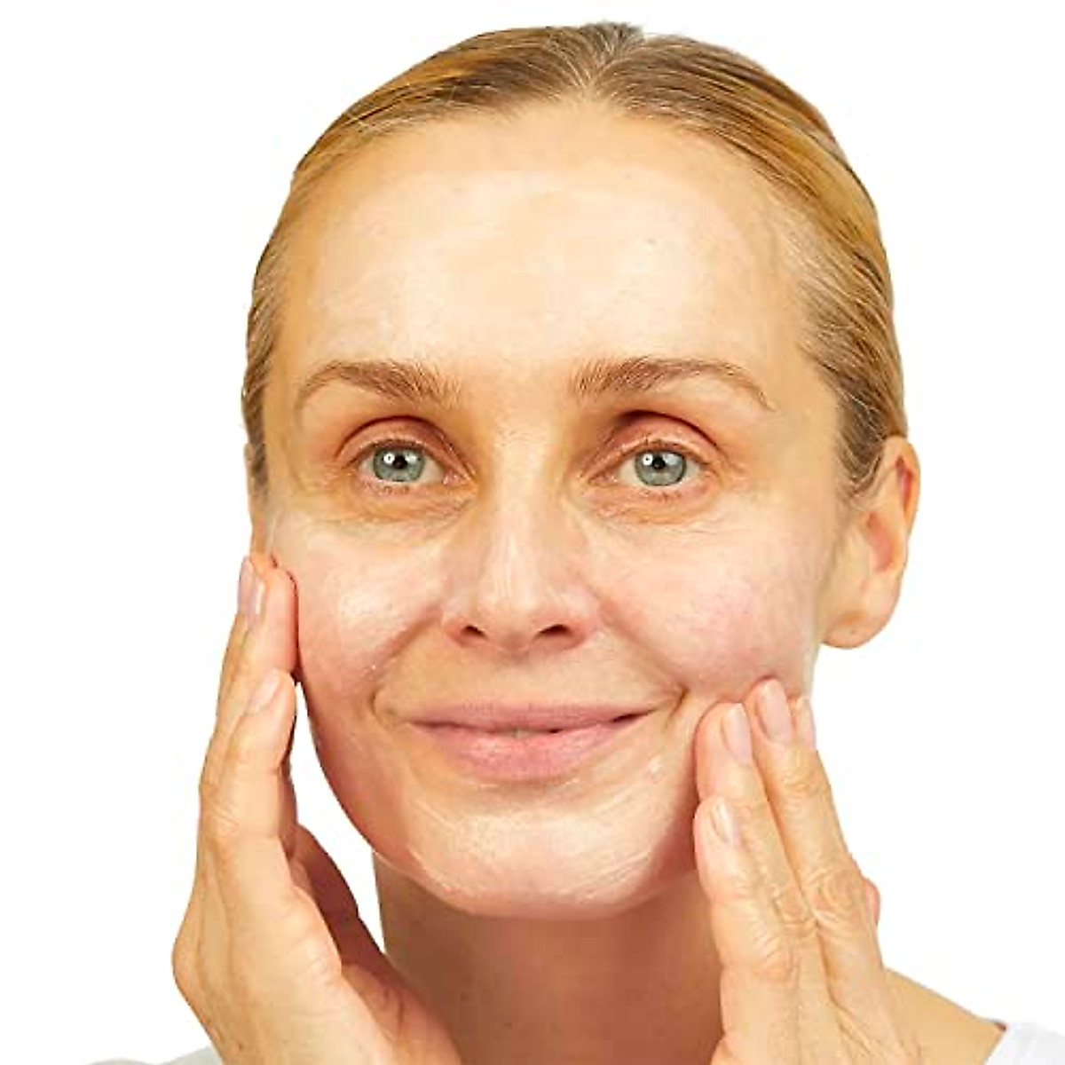 No7 Lift & Luminate Dual Action Cleansing Face Exfoliator - Vitamin C, E & B5 Daily Exfoliating Cleanser - Deep Pore Cleanser for Dullness, Uneven Skin Tone & Brighter More Radiant Skin (100ml)