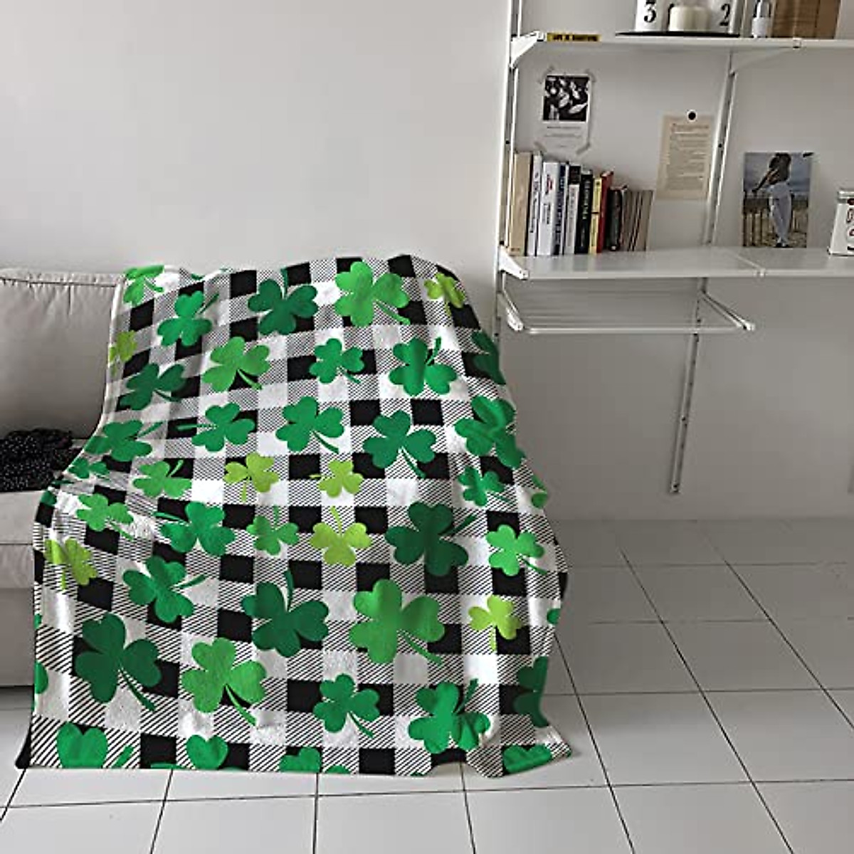 St. Patrick's Day Flannel Blanket,Soft Warm Cozy Flannel Fleece Throw Blanket, Lucky Shamrocks Black White Buffalo Plaid Fleece Blanket,Decorative Throw Blankets for Sofa Couch Bed, 39x49Inch