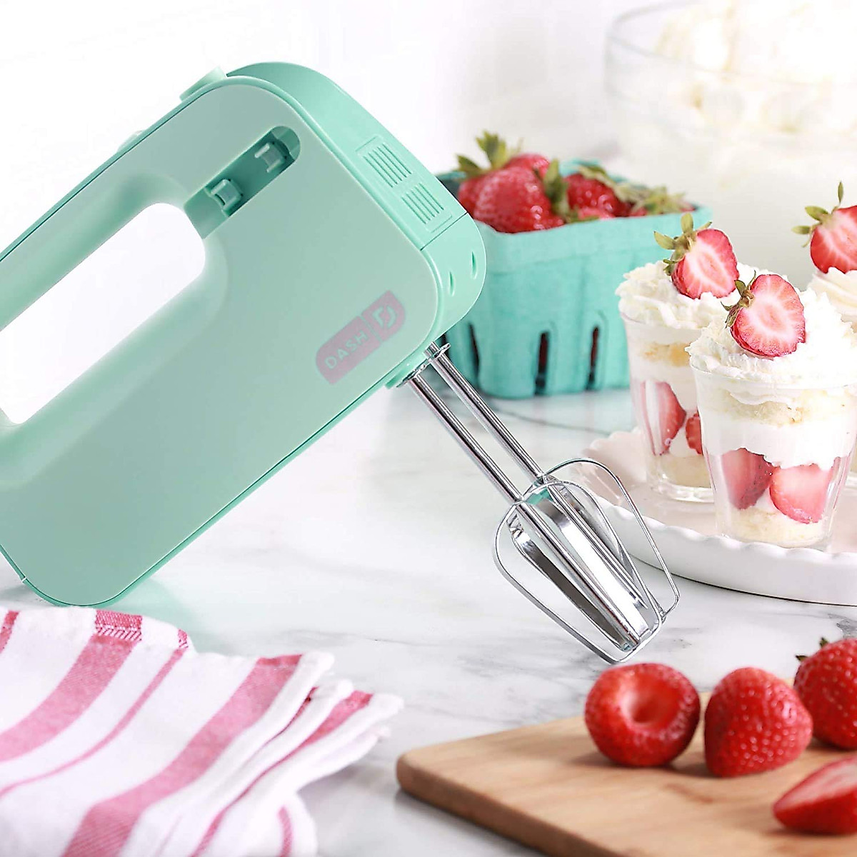 Dash SmartStore™ Compact Hand Mixer Electric for Whipping + Mixing Cookies, Brownies, Cakes, Dough, Batters, Meringues & More, 3 Speed, 150-Watt - Aqua