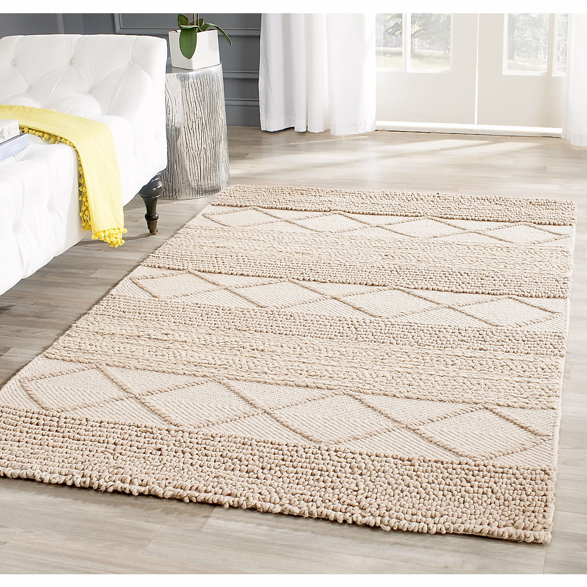 SAFAVIEH Natura Collection Accent Rug - 4' x 6', Beige, Handmade Wool, Ideal for High Traffic Areas in Entryway, Living Room, Bedroom (NAT217A)