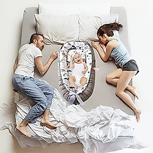 Vohunt Baby Lounger for Newborn,100% Cotton Co-Sleeper for Baby in Bed with Handles,Soft Newborn Lounger Adjustable Size & Strong Zipper Lengthen Space to 3 Tears Old(Grey-Edged Lion)