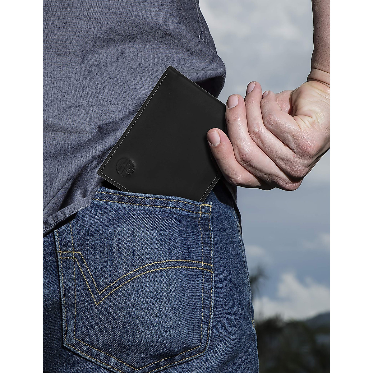 Timberland mens Leather Wallet With Attached Flip Pocket, Black (Cloudy), One Size