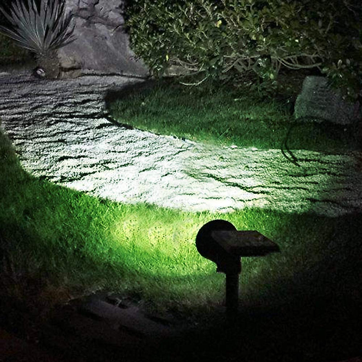 Hoont 2-in-1 Bright Outdoor LED Solar Spotlight/Solar Powered Light for Patio, Entrance, Landscape, Garden, Driveway, Lawn, Etc./ Great for Accents, Security Lighting, Etc. [Upgraded Version]