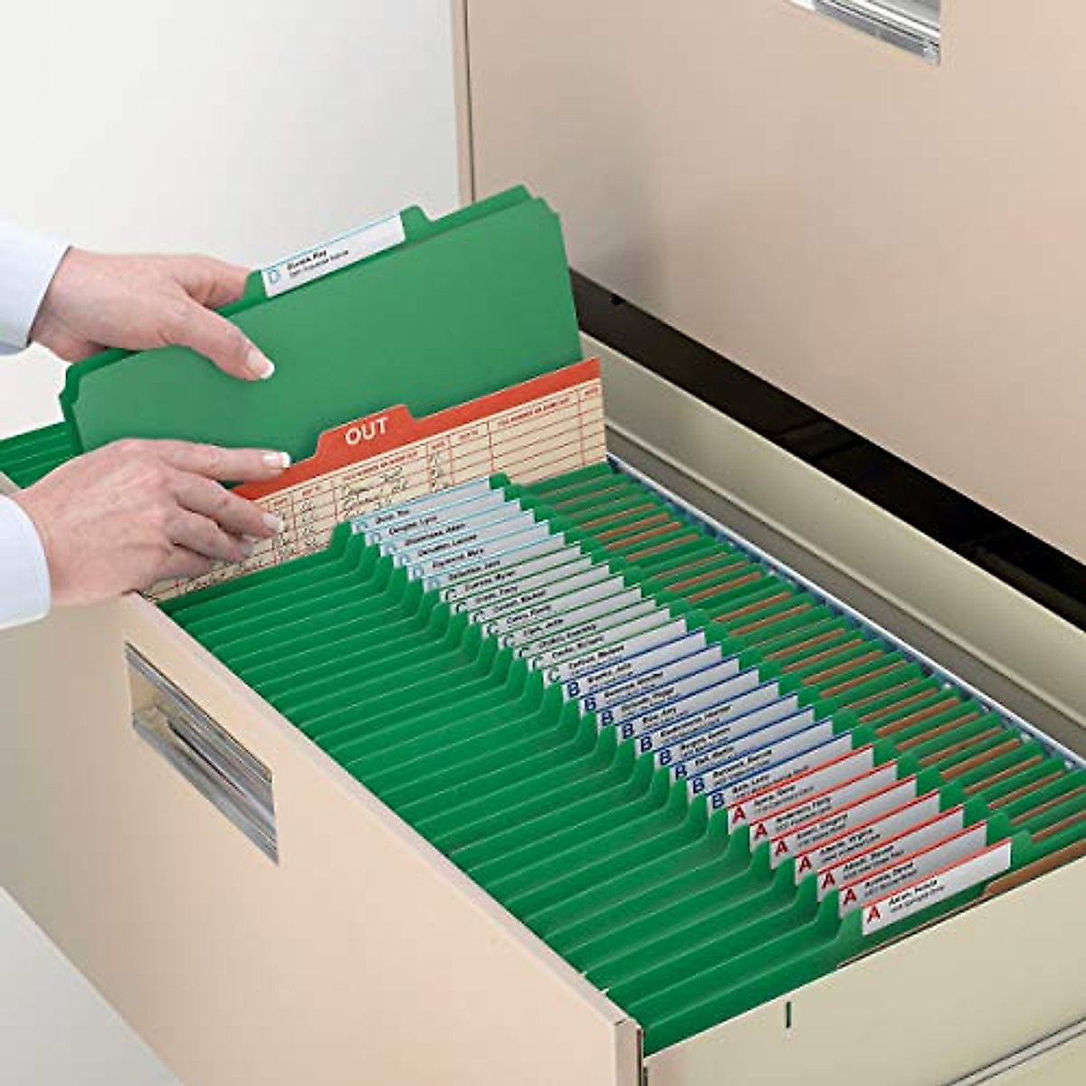 Smead Pressboard Classification File Folder with SafeSHIELD Fasteners, 2 Pocket Dividers, 2" Expansion, Letter Size, Green, 10 per Box (14083)