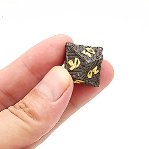 MS hong Metal D&D Dice Set,7 Pieces Dragon Scale Metallic Die with Velvet Pouch for Dungeons and Dragons RPG MTG Table Games Pathfinder Shadowrun Math Teaching Scales-dragons Tattoo-black