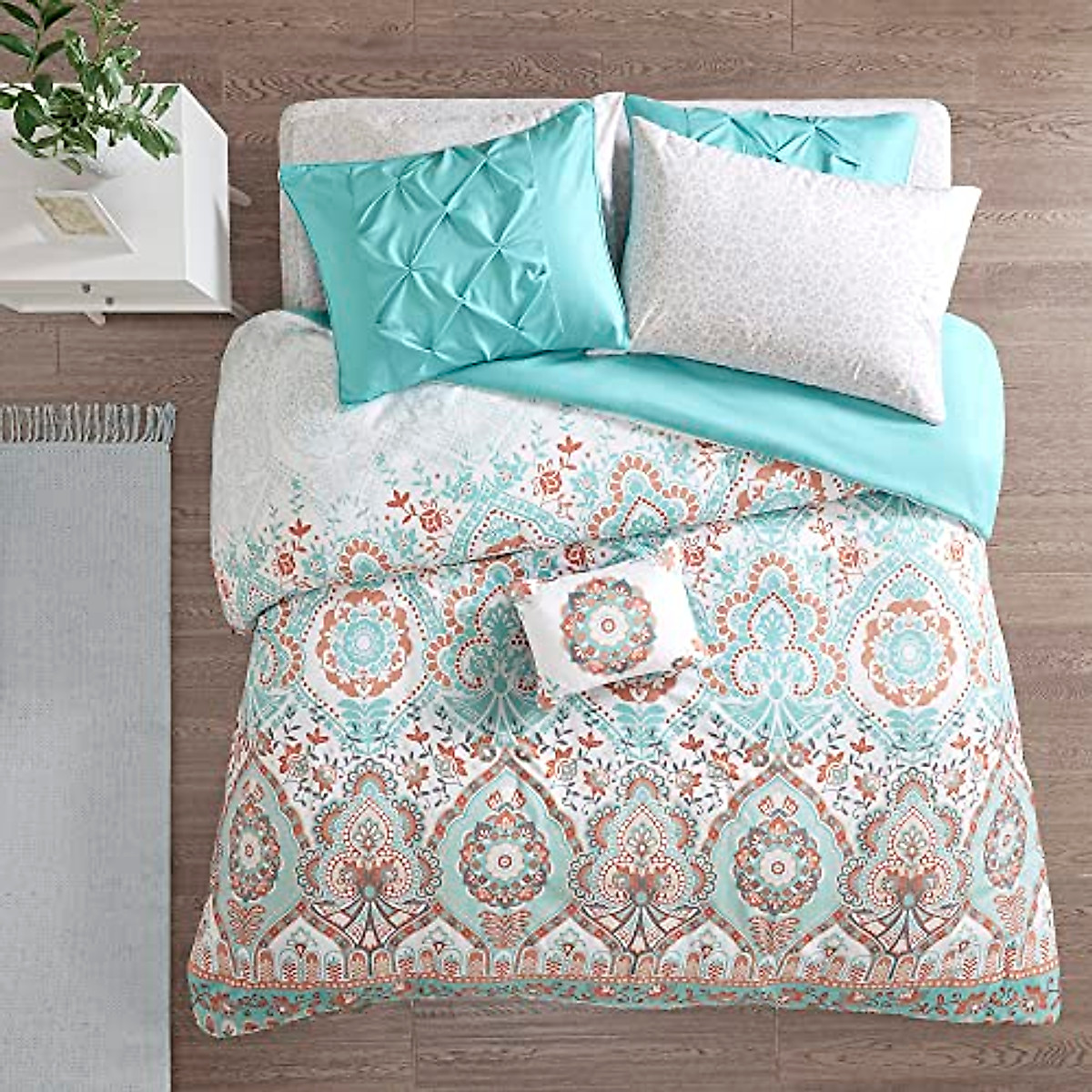 Intelligent Design Complete Bed In A Bag Casual Boho Comforter with Sheet Set Decorative Pillow, All Season Bedding Set, Queen, Vinnie Aqua 8 Piece
