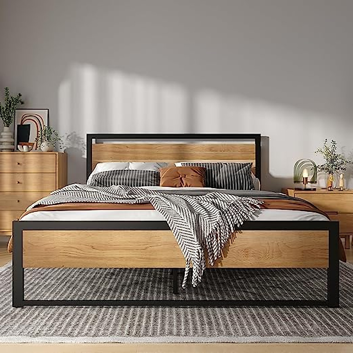 BONSOIR Queen Size Bed Frame Steady Steel Platform with Wood Headboard/Footboard (Queen Size)