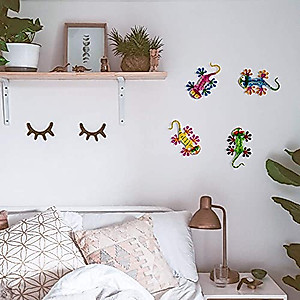 hogardeck Metal Gecko Outdoor Wall Decor, 4 Pack Lizard Wall Art Garden Sculptures &amp; Statues with Shaking Head Outdoor Spring Decor for Front Yard Fence Patio