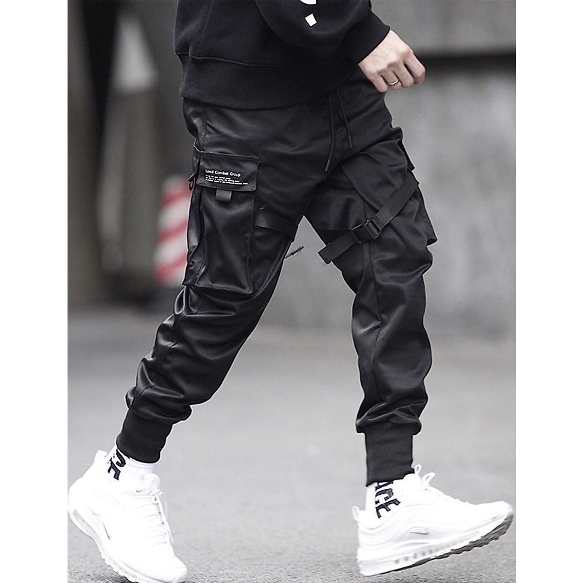 PAODIKUAI Men Techwear Matte Black Jogger Pants Relaxed Fit Streetwear Pants with 6 Pockets (Black, Medium)