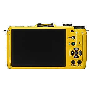 Pentax Q7 12.4MP Mirrorless Digital Camera with 3-Inch LCD - Body Only (Yellow) (OLD MODEL)