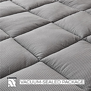 Great Bay Home Queen Mattress Topper. Thick, Elastic Corner Mattress Protector and Cover. Ultra-Soft Pillowtop Mattress Pad. Fits Mattresses Up to 18" (Queen, Light Grey)