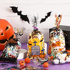 JULBEAR Halloween Cellophane Bags,180Pcs Halloween Treat Bags with 200Pcs Twist Ties, Halloween Goodie Candy Bags for Halloween Party Supplies
