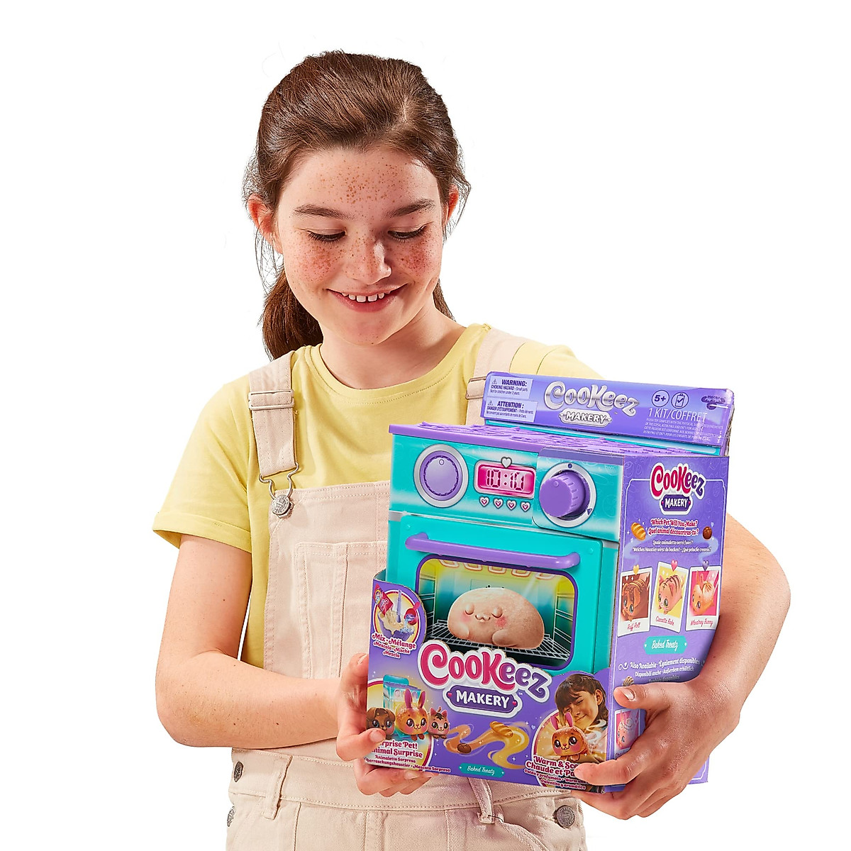 Cookeez Makery Baked Treatz. Mix & Make a Plush Best Friend! Place Your Dough in The Oven and Be Amazed When A Warm, Scented, Interactive, Plush Friend Comes Out! Which Surprise Bake Will You Make?