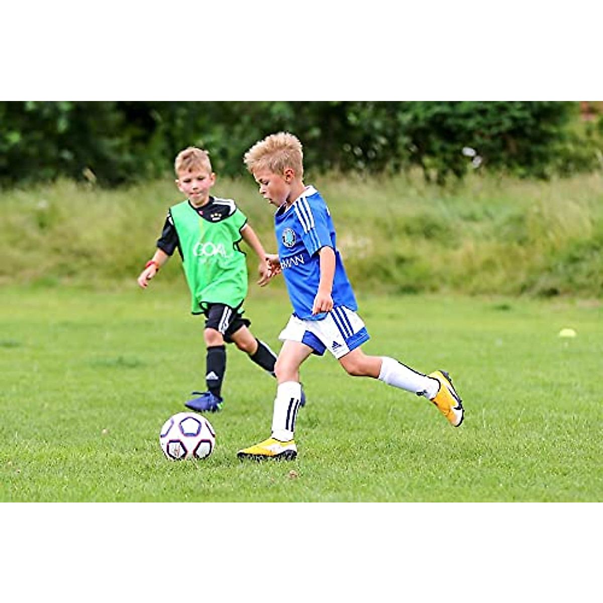 Lionstrike Soccer Ball Lite | Size 4 for Boys, Girls, Kids Ages 7 to 13 Years Old | Ideal Soccer Gear for Training Indoors & Outdoors | Practice Technique & Boost Confidence (White)