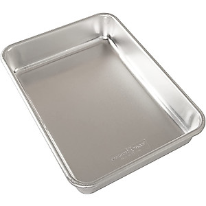 Nordic Ware Natural Aluminum Commercial Cake Pan with Lid, Rectangle Pan with Lid Silver, 9 x 13