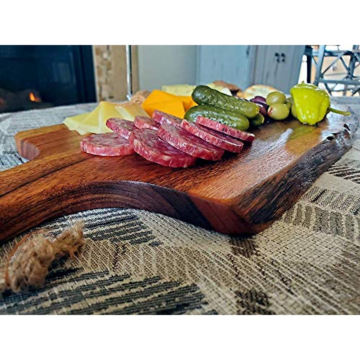 FEATHERLEE - Extra Large Premium Natural Live Edge Acacia Charcuterie Cheese Board Serving and Cutting Tray with Handle
