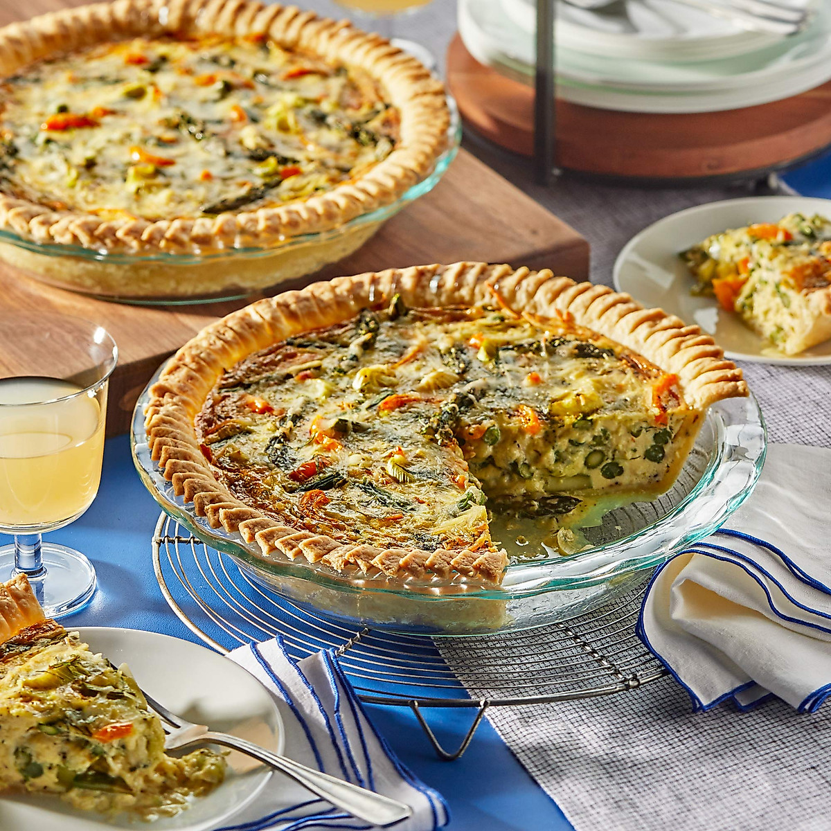 Pyrex 2-Piece Glass Pie Plate Set, 9.5-Inch Pie Dish, Baking Dish, Dishwashwer, Microwave, Freezer and Pre-Heated Oven Safe