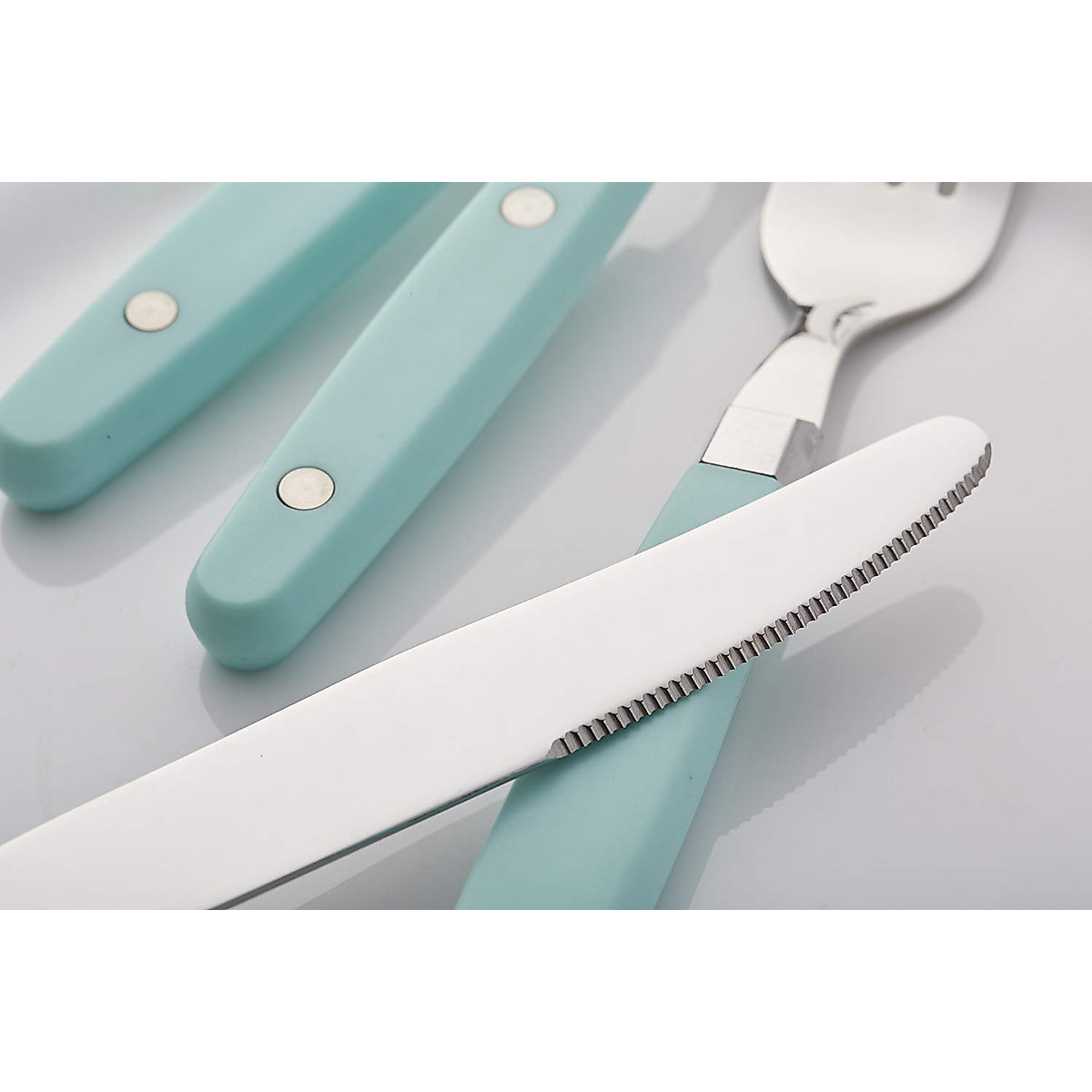 ANNOVA Silverware Set 20 Pieces Stainless Steel Cutlery Color Handle With Rivet/Retro Flatware - 4 x Dinner Knife; 4 x Dinner Fork; 4 x Salad fork; 4 x Dinner Spoon; 4 x Dessert Spoon (Red) Christmas