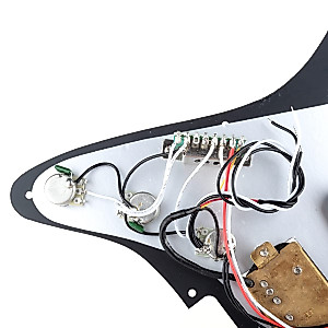 Musiclily Basic 11 Hole HSS Loaded Guitar Strat Pickguard Prewired Pickguard with Alnico 5 Pickup Humbucker for Fender American/Mexican Stratocaster Standard Modern Style Electric Guitar, 3Ply Black