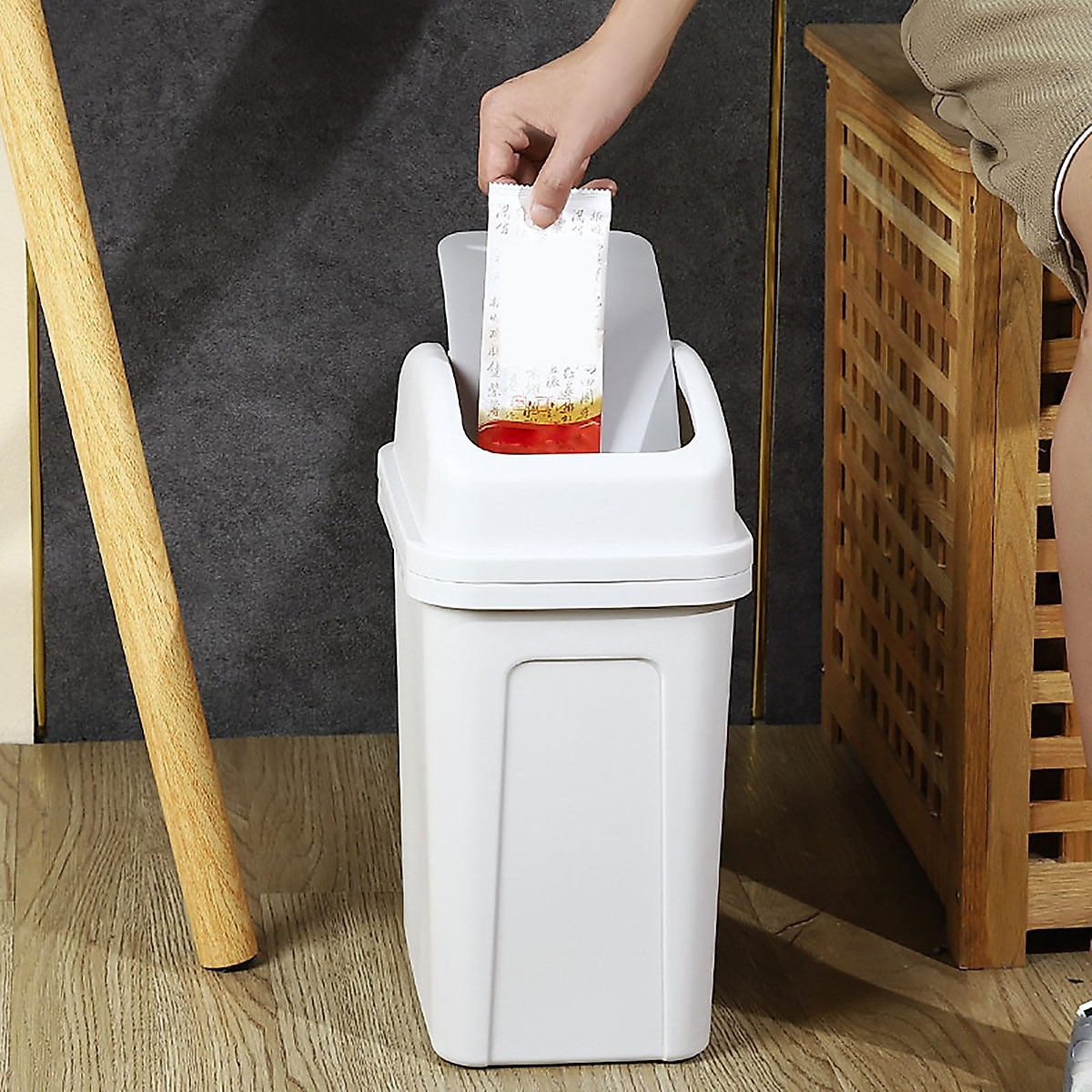 Plastic Swing Top Garbage Buckets, Kitchen Trash Can, Trash Can with Lid, 360 ° Sliding Lid, 2024 Upgraded Plastic Swing Top Trash Can, Bathroom Trash Can 3 Colors (Light Gray)
