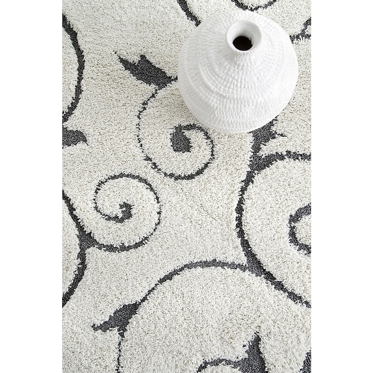 nuLOOM Maisha Contemporary Shag Area Rug, 4x6, Beige