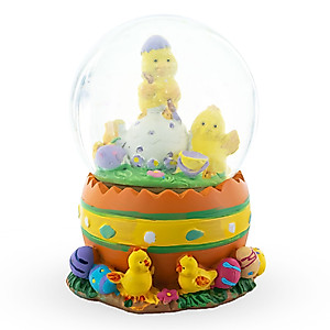 Easter Egg Delight: Mini Water Snow Globe with Chicks Decorating