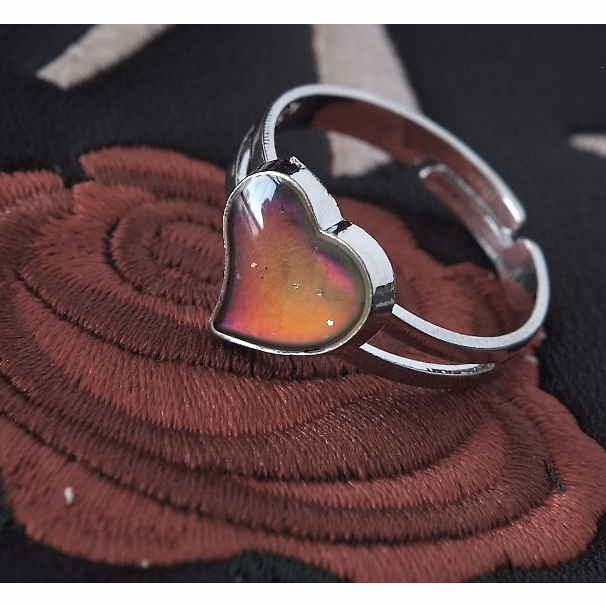 Acchen Mood Ring Heart Shaped Changing Color Emotion Feeling Finger Ring 2 Pcs with Box (Heart Shaped, Adjustable)