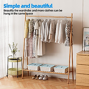 Metal Wire Hangers 100 Pack, Clothes Hangers for Coats, Space Saving Metal Hangers for Standard Size Shirts,Suits, Pants, Skirts-Silver, Ultra Thin Space Saving Metal Hangers 16in