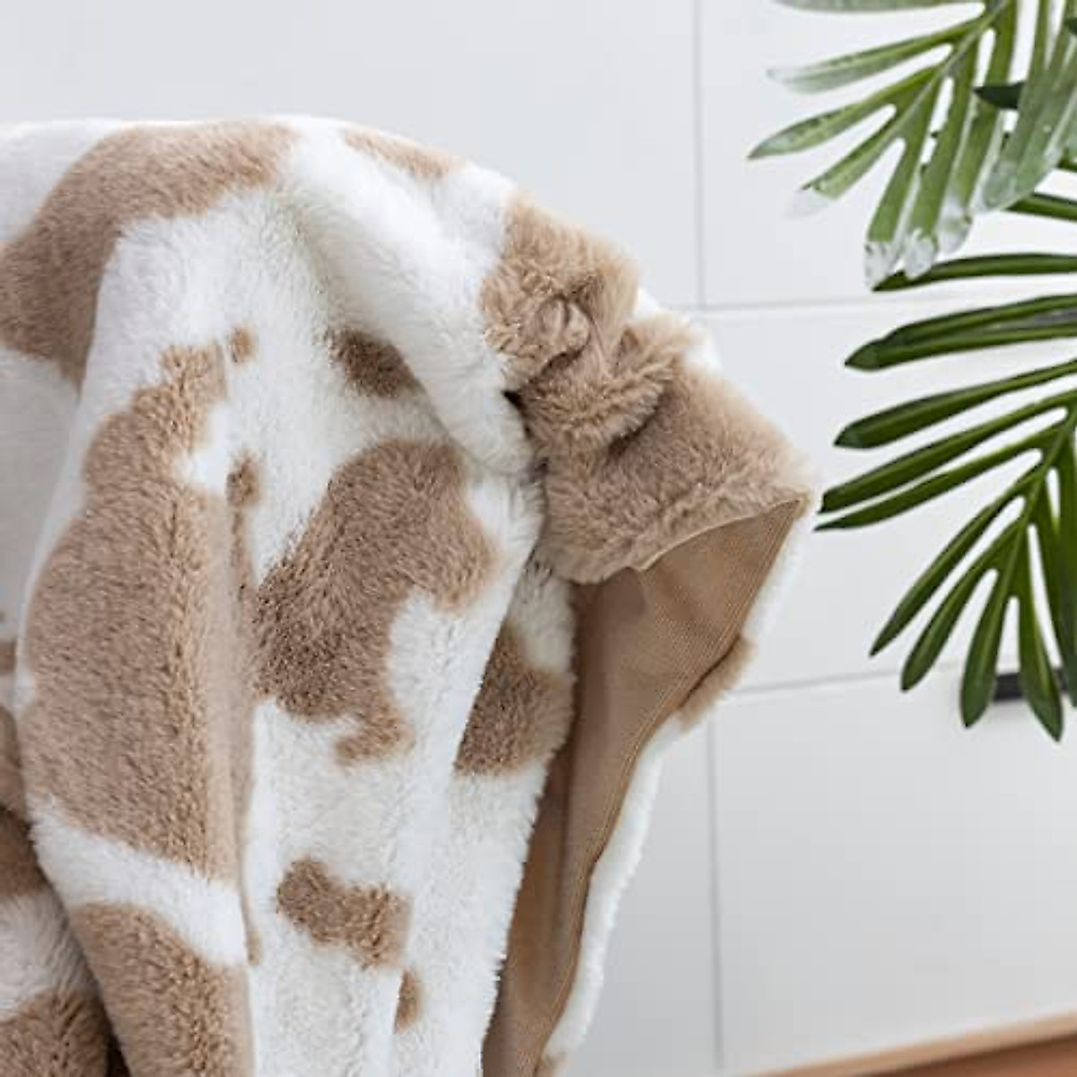 PAPER JAZZ Cartoon Cow Print Blanket, Soft Flannel Blanket Fleece Cute Cow Throw Blanket Lightweight Sofa Bed Travel Blankets for Baby Kids Adults Girls Boys Teens Gift (Khaki Cow, 63x79inch)