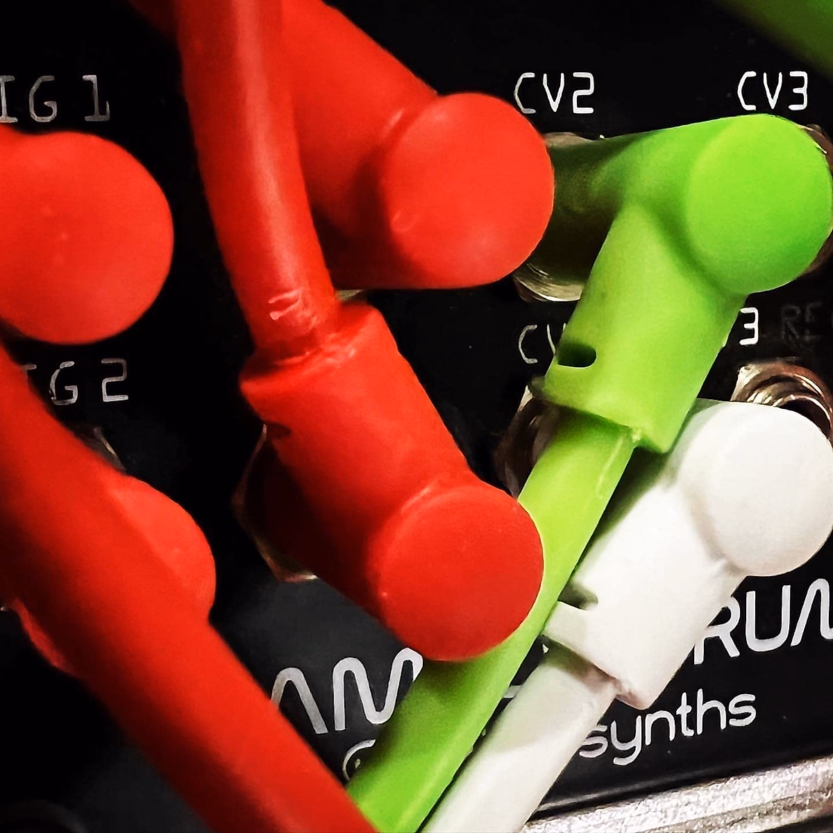 Starving Students Music Supplies Luigis Modular M-PAR Right Angled Eurorack Patch Cables - Package of 5 Green Cables, 8" (20 cm)