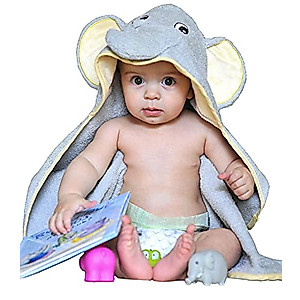 Tickle & Main Rub-a-Dub Gift Set, 5-Piece Bath Set Includes Elephant Hooded Towel, 3 Jungle Safari Squirt Toys, and Book for Boys and Girls!