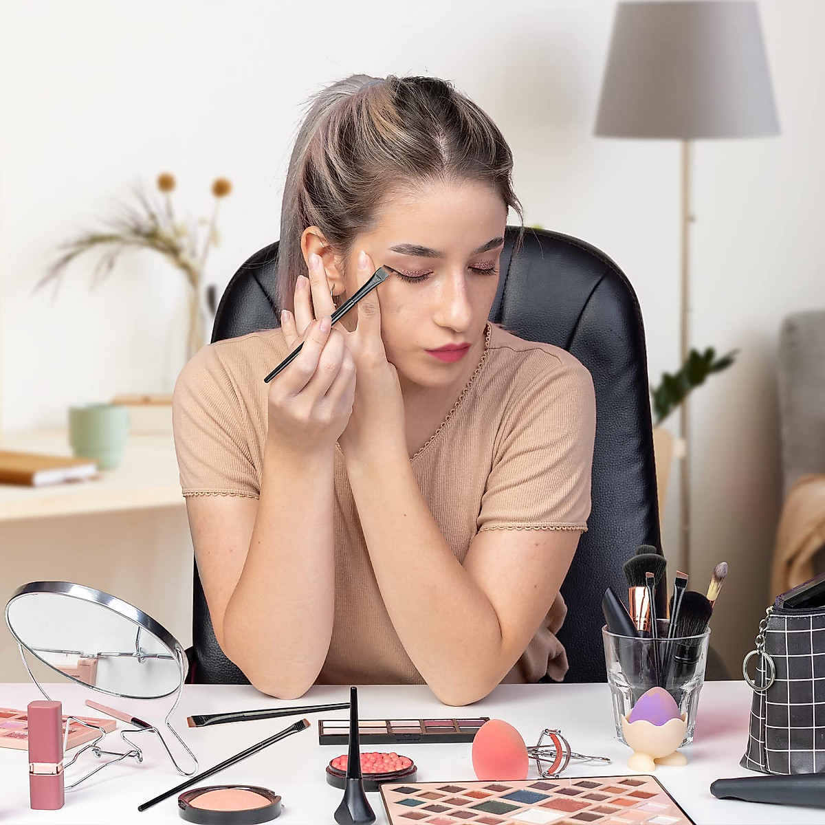 RMISODO 10 Pcs Angled Eyebrow Eyeliner Brush, Ultra Fine Eyeliner Brush, Slanted Eyebrow Brush, Precision Lash Liner Brush, Professional Eye Makeup Applicator for Blending Eyeshadow Eyebrow Eyeliner