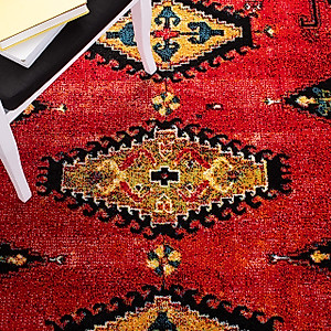 SAFAVIEH Vintage Hamadan Collection Area Rug - 5'3" x 7'6", Red & Black, Traditional Oriental Design, Non-Shedding & Easy Care, Ideal for High Traffic Areas in Living Room, Bedroom (VTH251Q)