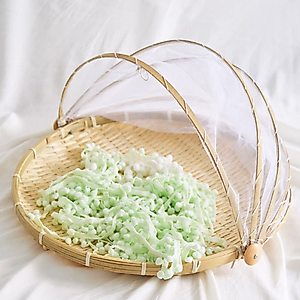 Food Serving Tent Basket Hand-Woven Dustproof Round Picnic Basket Covered Bamboo Food Tent Vegetable Fruits Meals Storage Container with Gauze Cover