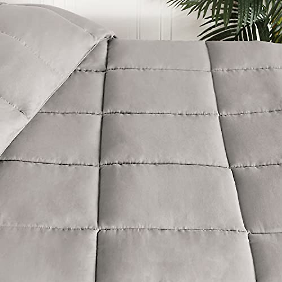 SUPERIOR Down Alternative All Season Comforter, Medium Fill Weight, Perfect for Winter and Summer, Bedding for Bed, Breathable and Comfortable Bedding Duvet Inserts & Bed Sets, King Size, Silver