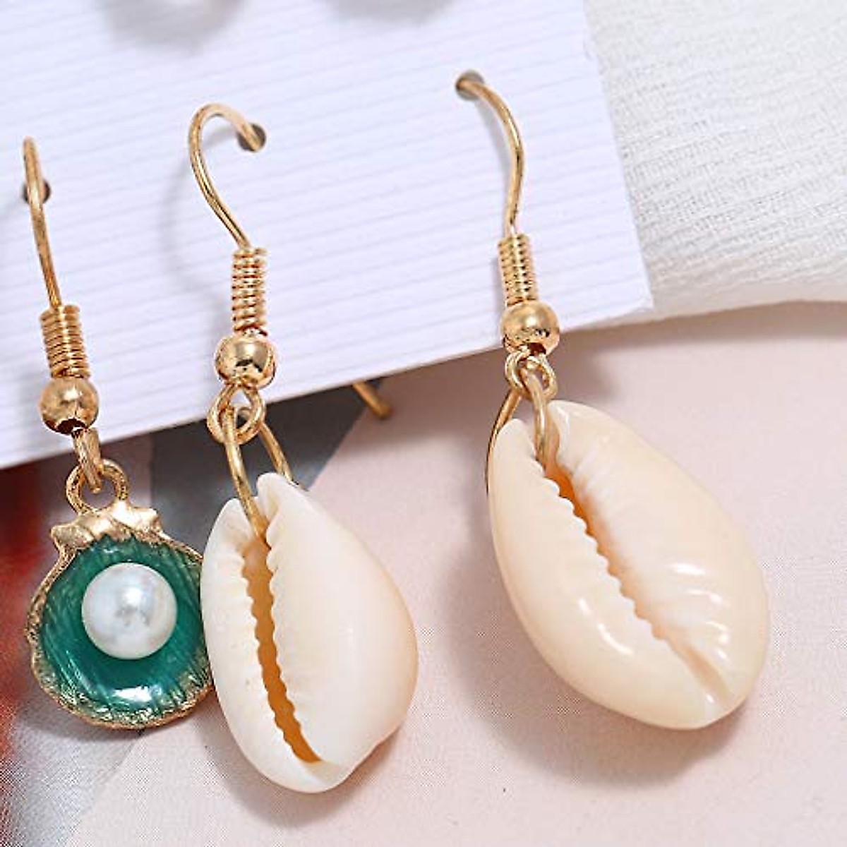 2023 New Women Vintage Originality Beach Clam Peal Earrings Suit Valentine Beaded Earrings (White, Free)