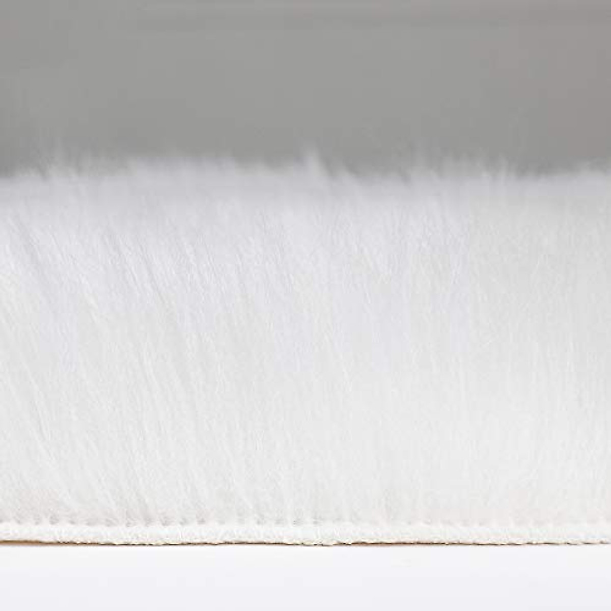 ITSOFT Premium Soft Faux Fur Area Rug for Bedroom, Living Room, Chair Couch Cover, Bedside Plush Carpet Floor Mat, 2 x 3 Feet Sheepskin Shape, White